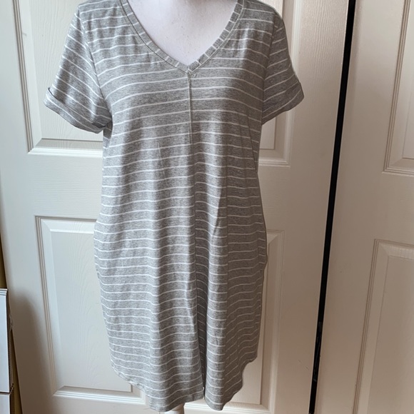 august silk | Dresses | August Silk Gray White Striped Dress Xl | Poshmark